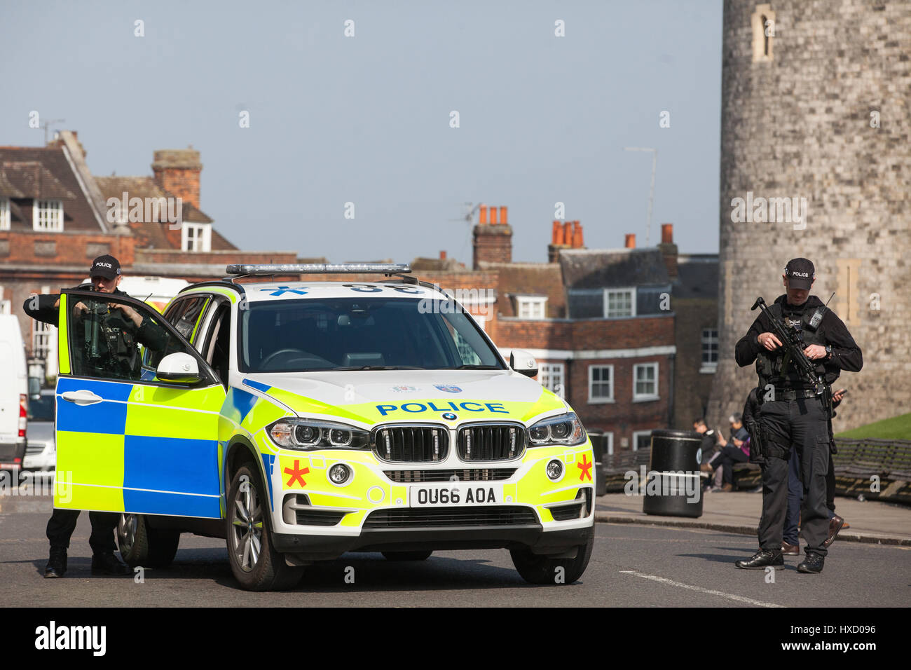 Armed response vehicle hi-res stock photography and images - Alamy