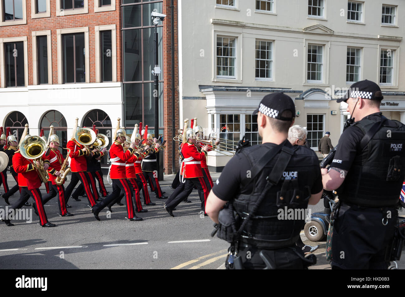 Police officers in dress uniforms hi-res stock photography and images ...