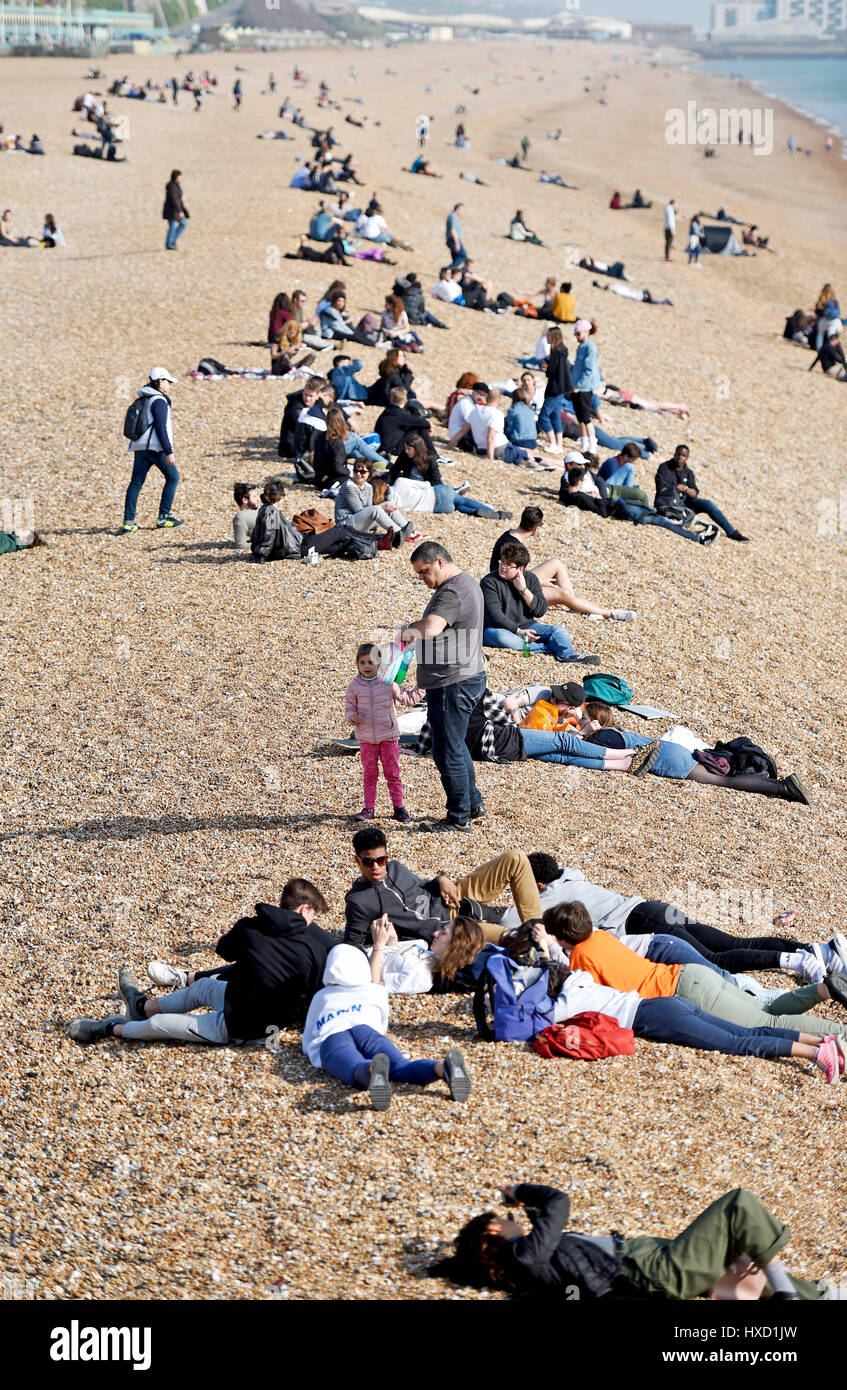 Enjoy the sunshine on brighton beach hi-res stock photography and ...