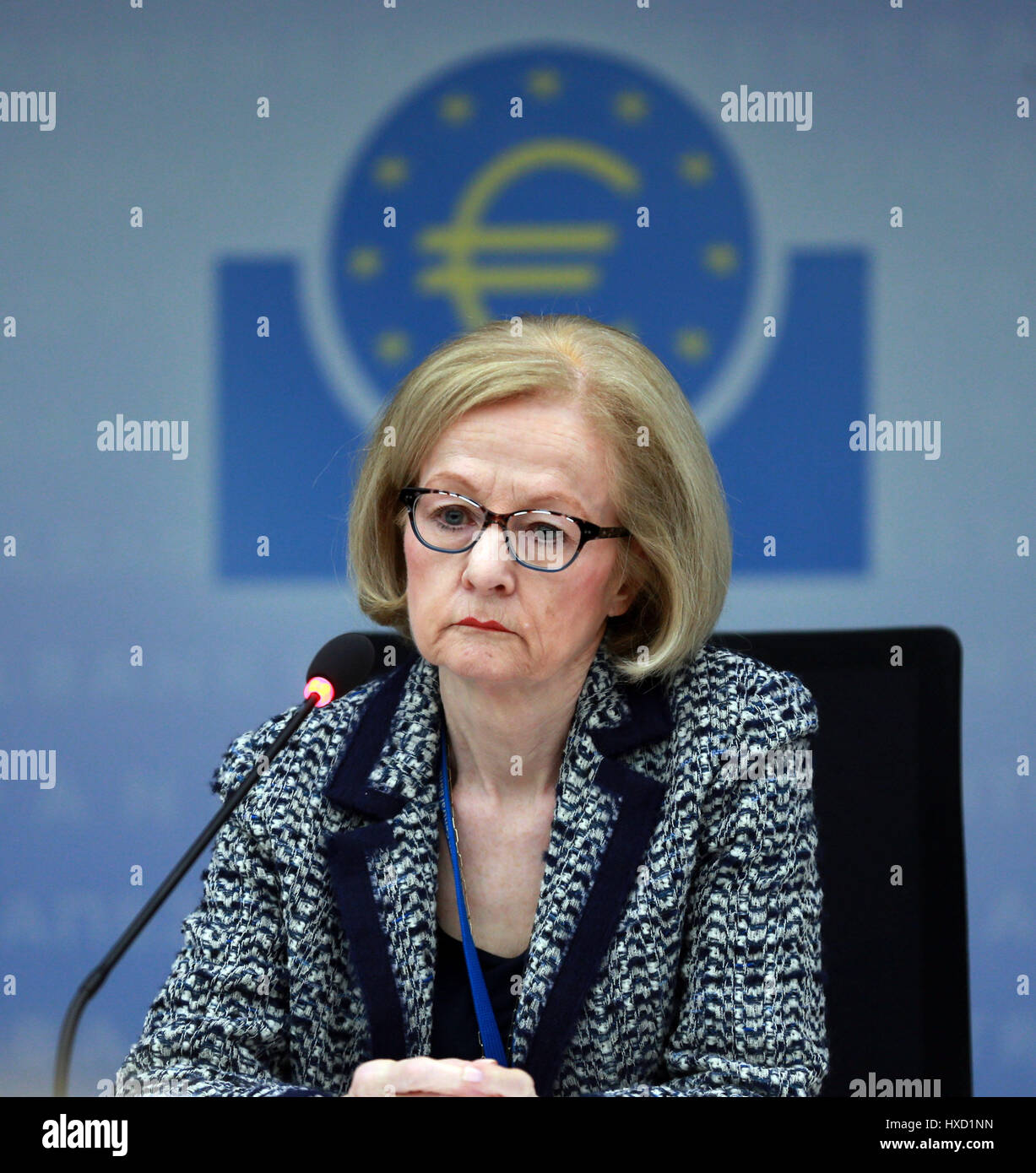 Nouy hi-res stock photography and images - Alamy