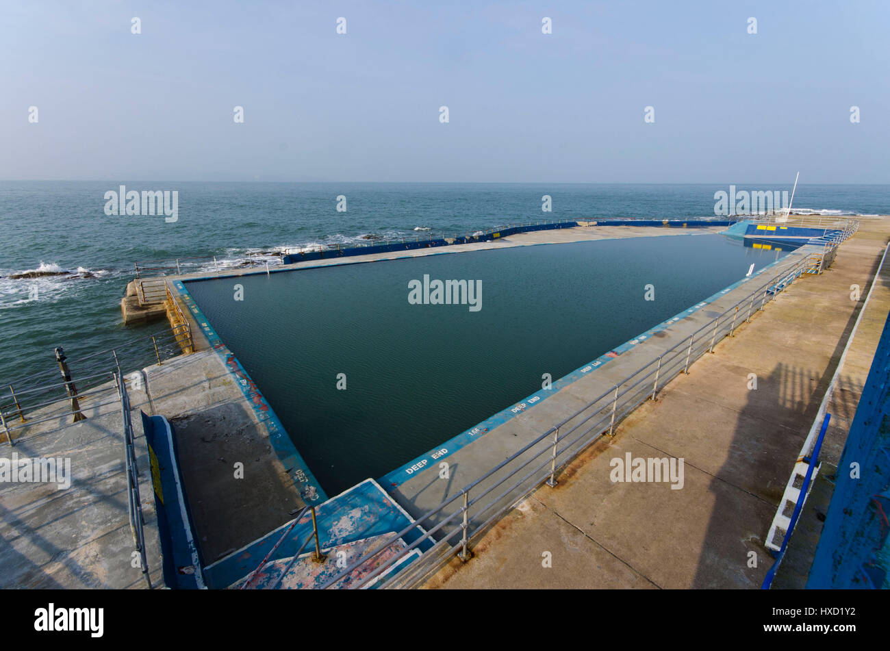 Brixham, Devon, UK. 27th Mar, 2017. UK Weather. The Shoalstone Seawater ...