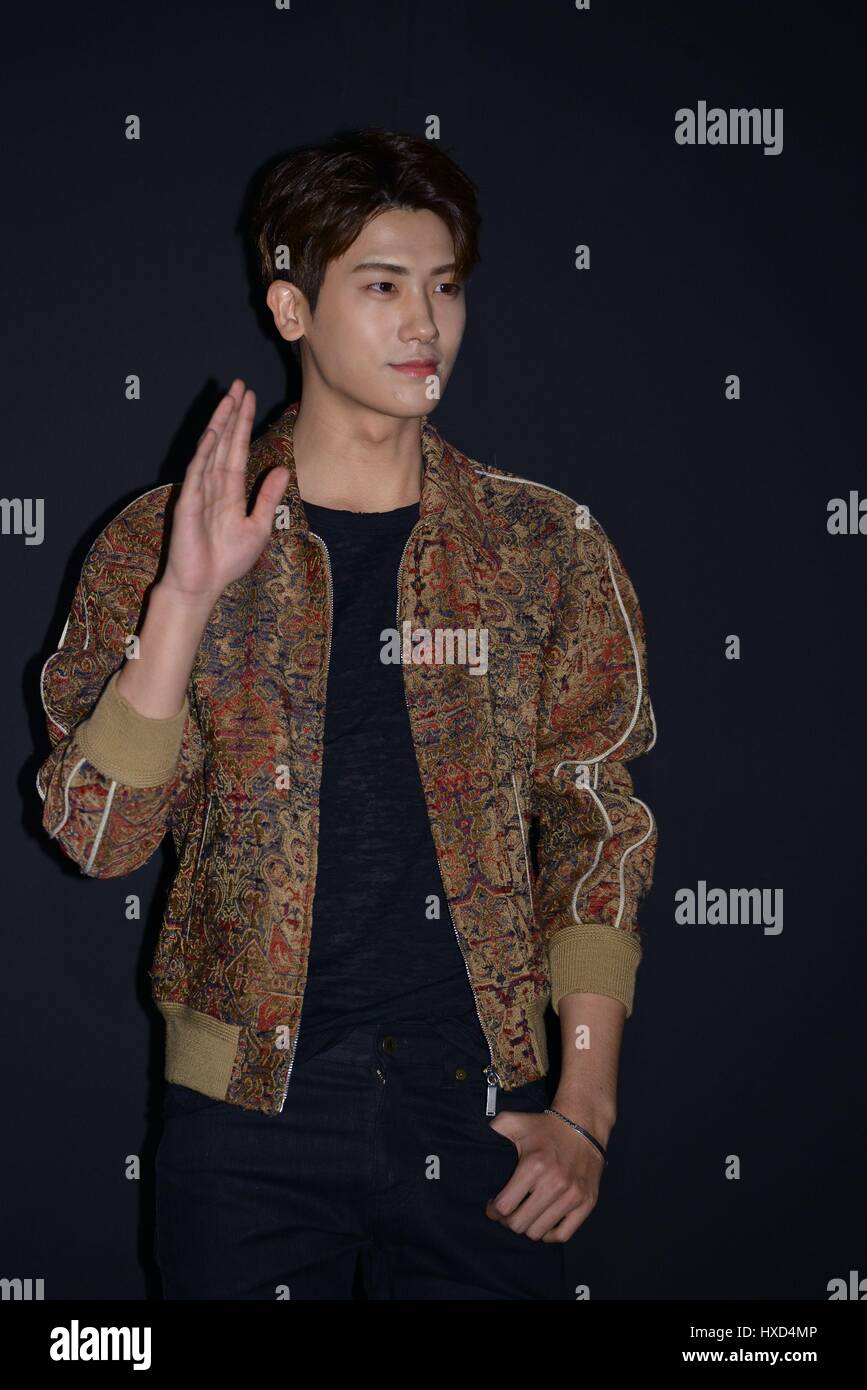 Park hyungsik hi-res stock photography and images - Alamy