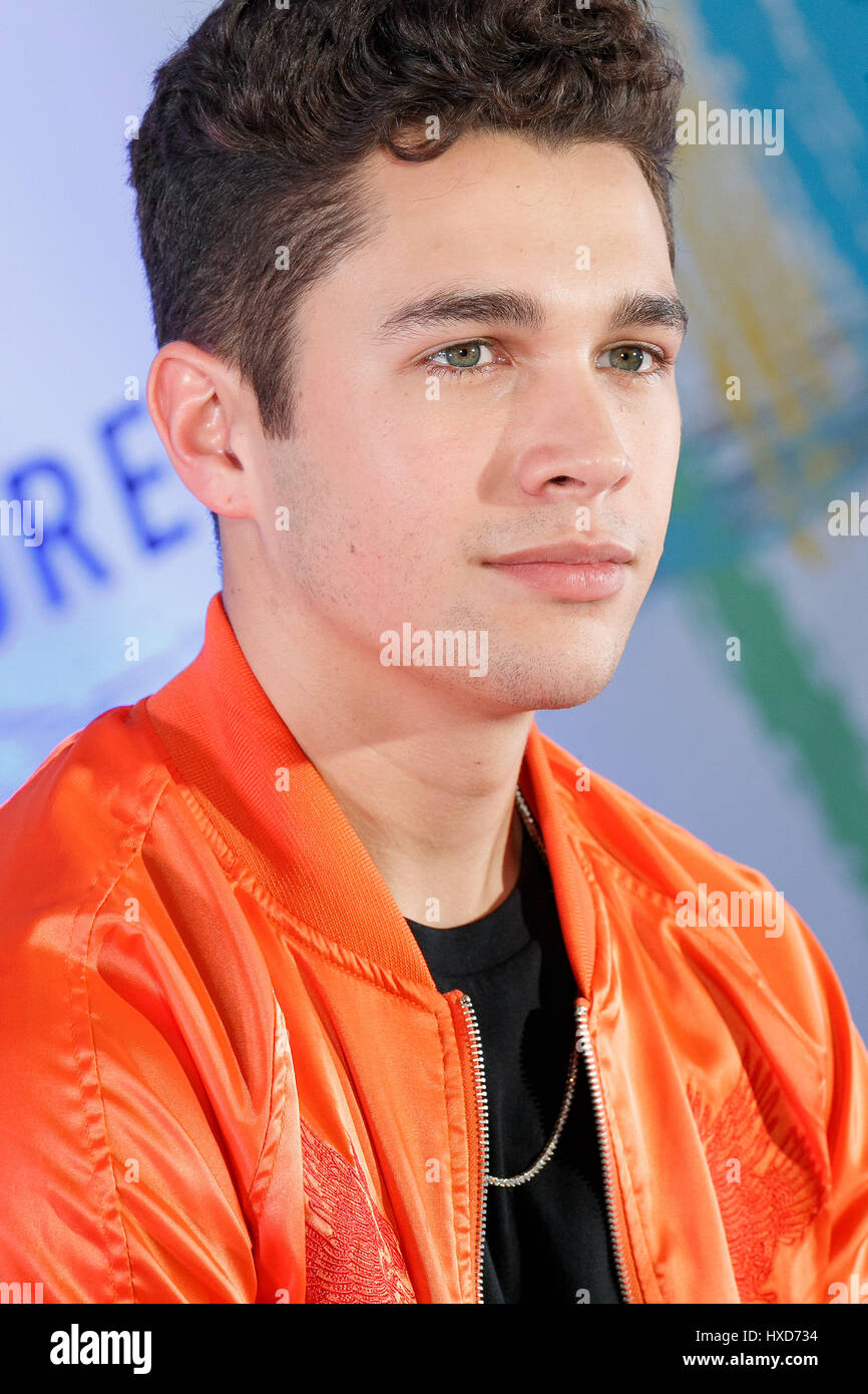 Shibuya austin mahone hi-res stock photography and images - Alamy
