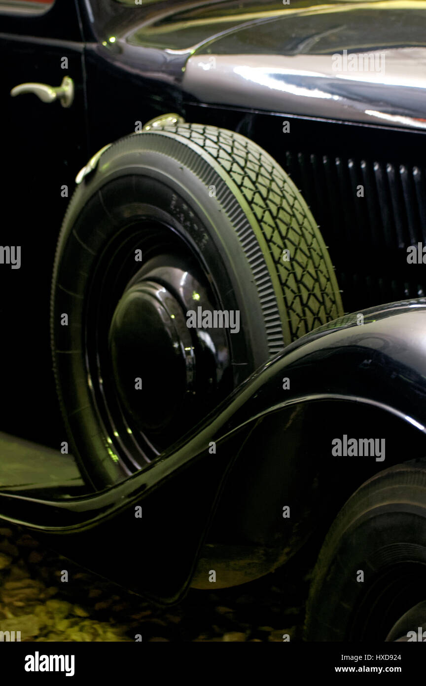 Mercedes benz 320 hi-res stock photography and images - Alamy