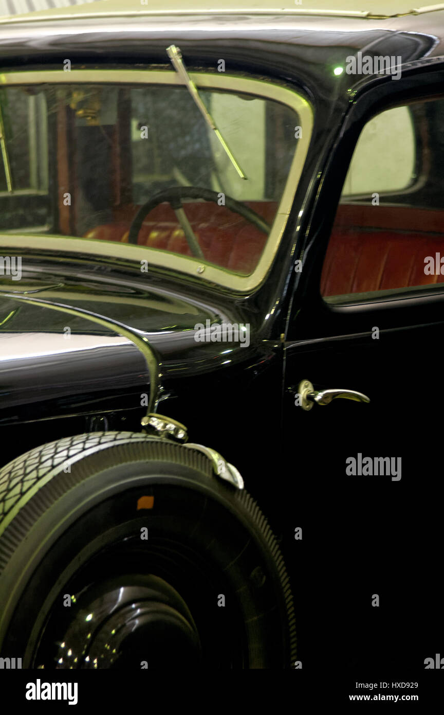 Mercedes benz 320 hi-res stock photography and images - Alamy