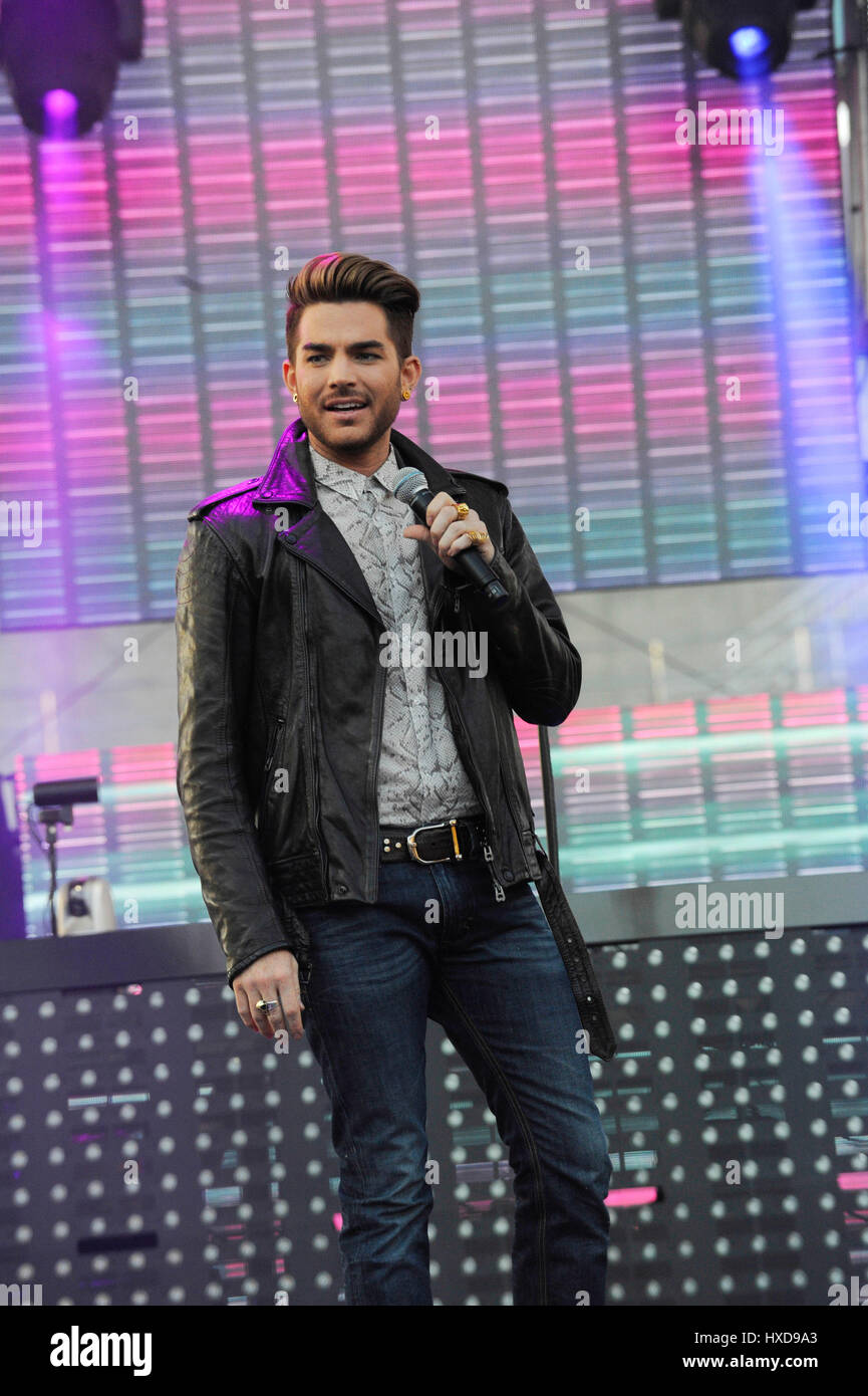 Adam singer hi-res stock photography and images - Alamy