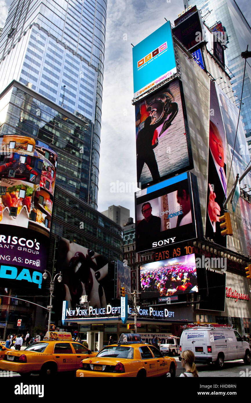 Times Square taxi New York Stock Photo - Alamy