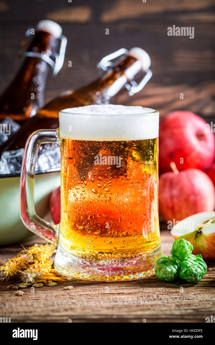 Apple beer hi-res stock photography and images - Alamy