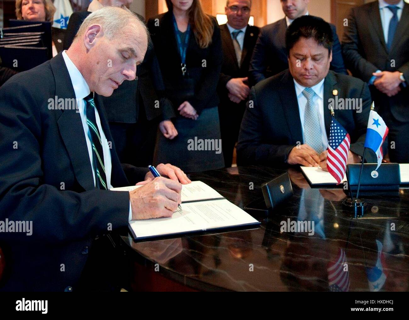 Homeland security signs hi-res stock photography and images - Alamy