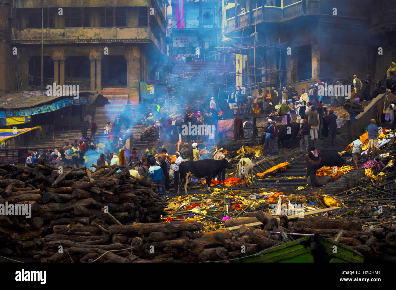 Varanasi cremation wood hi-res stock photography and images - Alamy