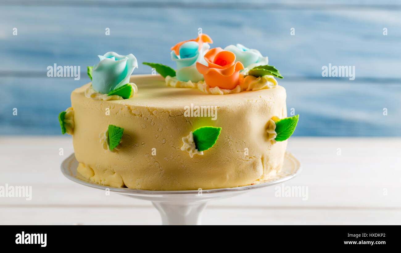 Birthday cake decorated with marzipan roses Stock Photo - Alamy
