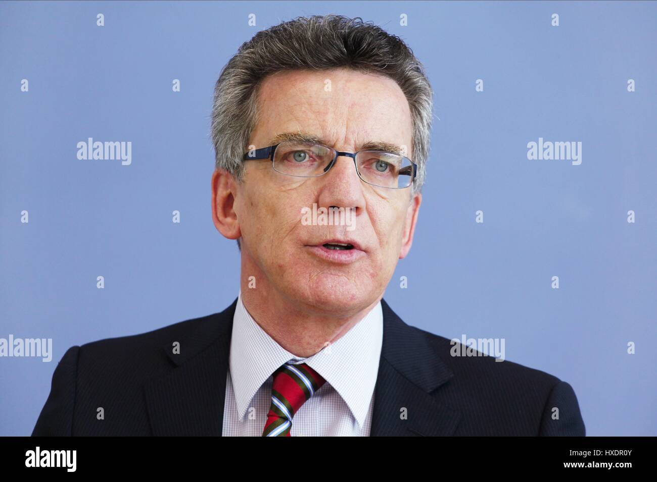 Minister of defence hi-res stock photography and images - Alamy