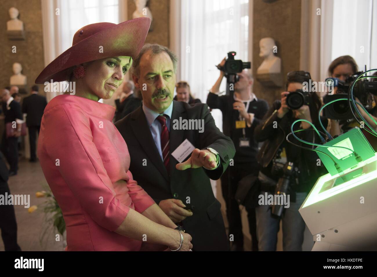 April máxima hi-res stock photography and images - Alamy