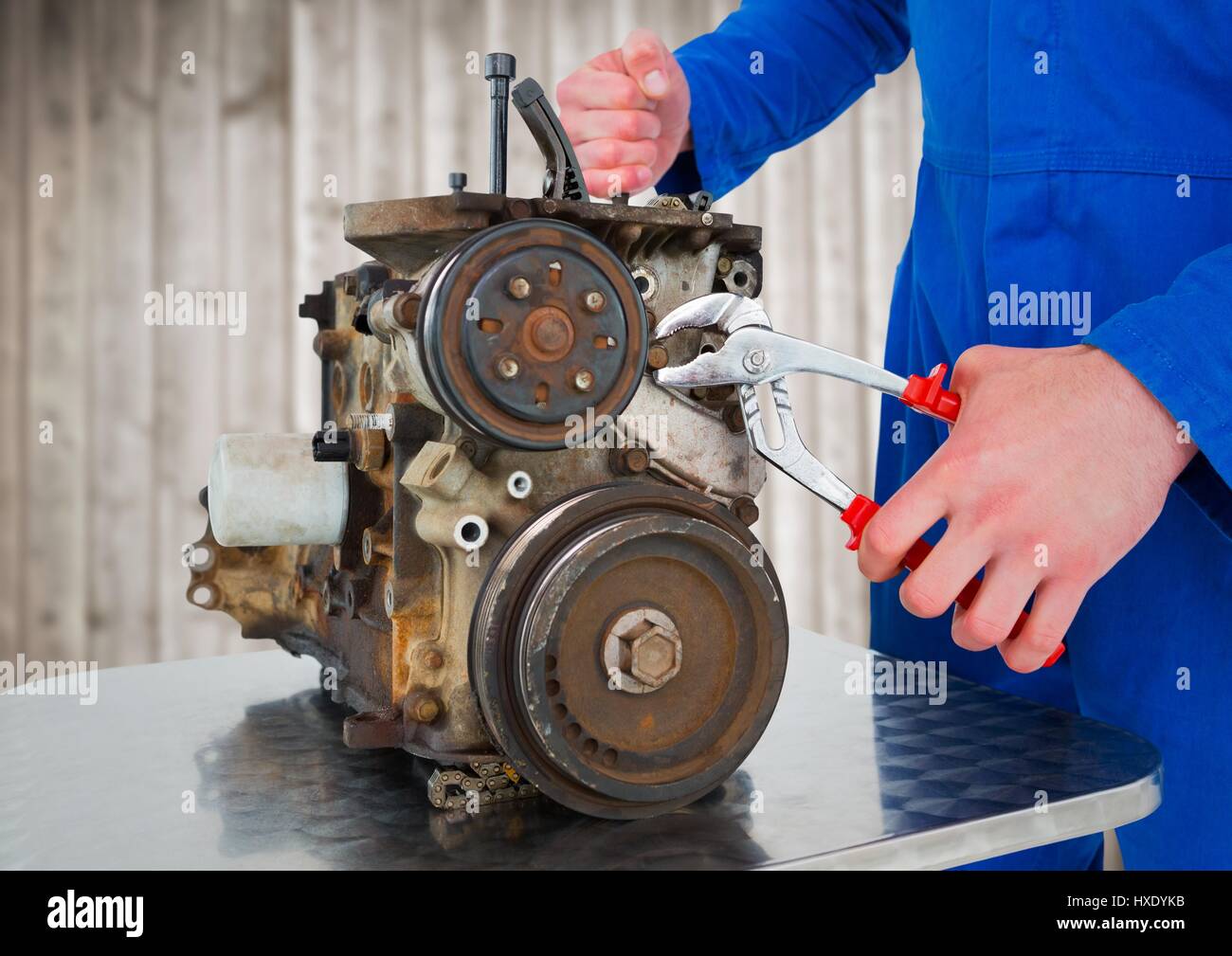 Mechanicworking hi-res stock photography and images - Alamy