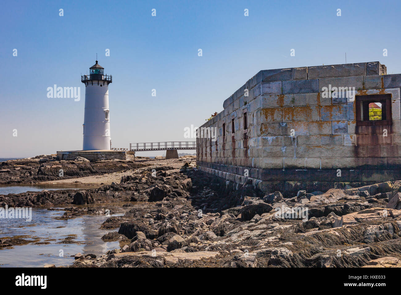 Portsmouth Harbor Lighthouse and the ruins of Fort Constitution in ...