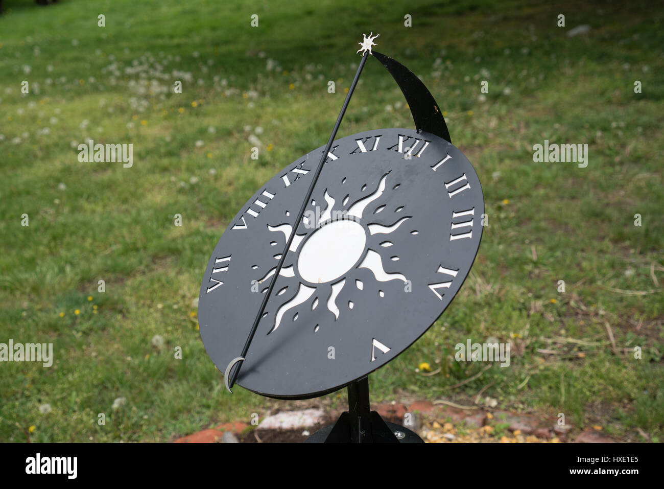 Sun dial hi-res stock photography and images - Alamy