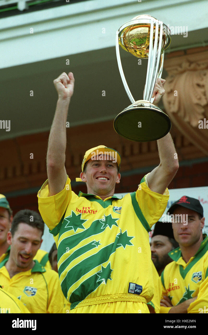 Glenn mcgrath 1999 world cup hi-res stock photography and images - Alamy