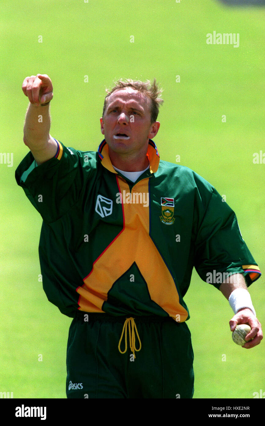 ALLAN DONALD SOUTH AFRICA & SOUTH AFRICA 17 June 1999 Stock Photo - Alamy