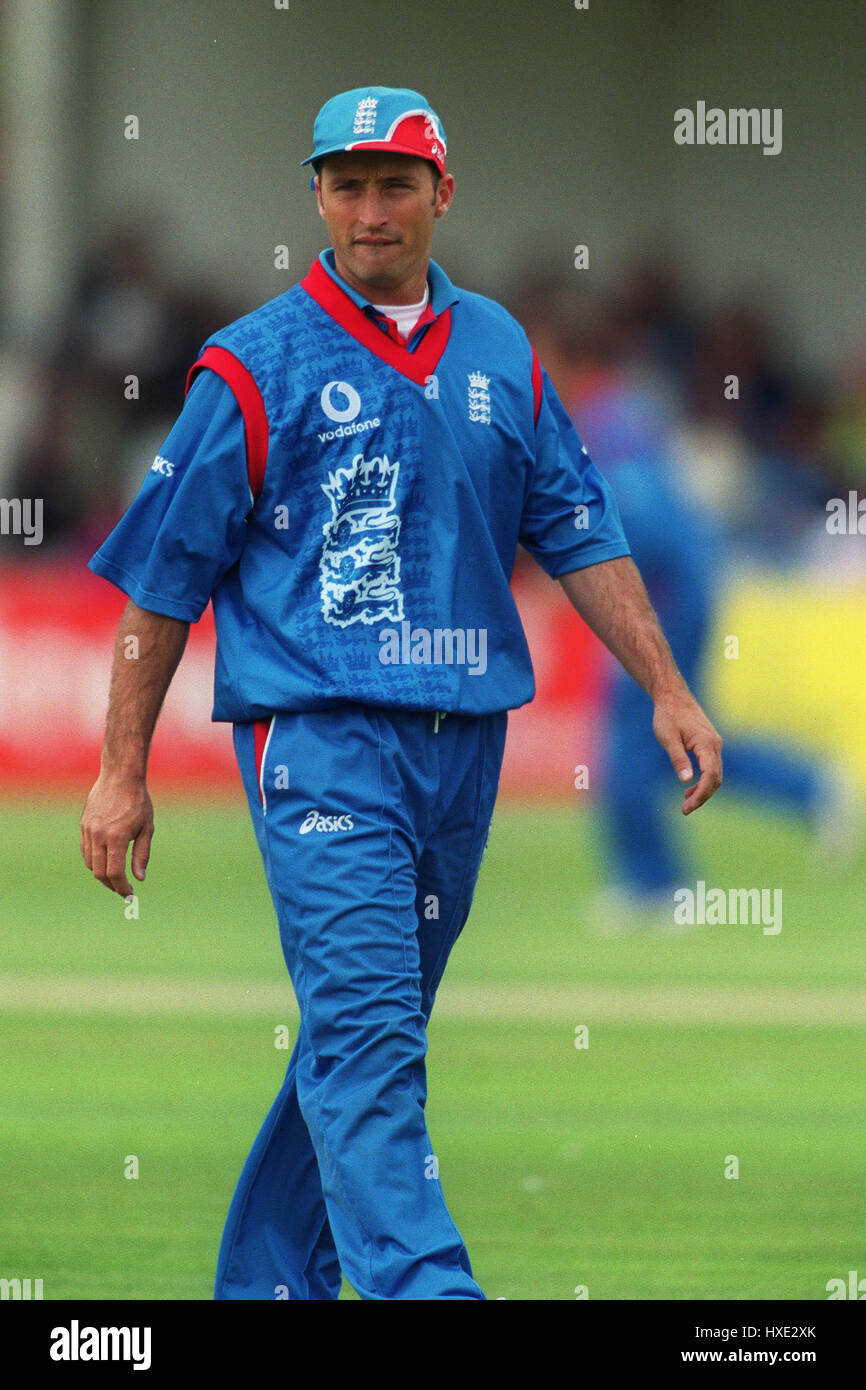 NASSER HUSSAIN ENGLAND & ESSEX CCC 25 May 1999 Stock Photo - Alamy