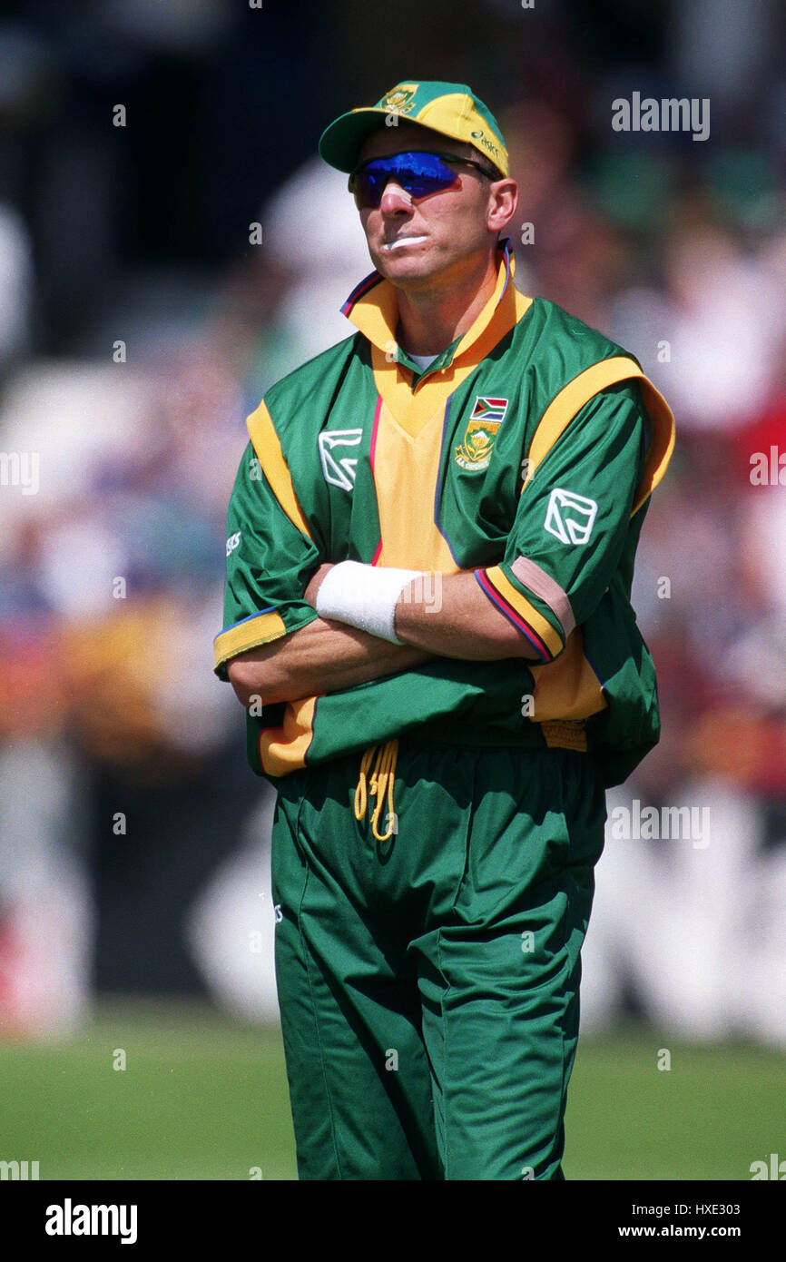 ALLAN DONALD SOUTH AFRICA 05 June 1999 Stock Photo - Alamy