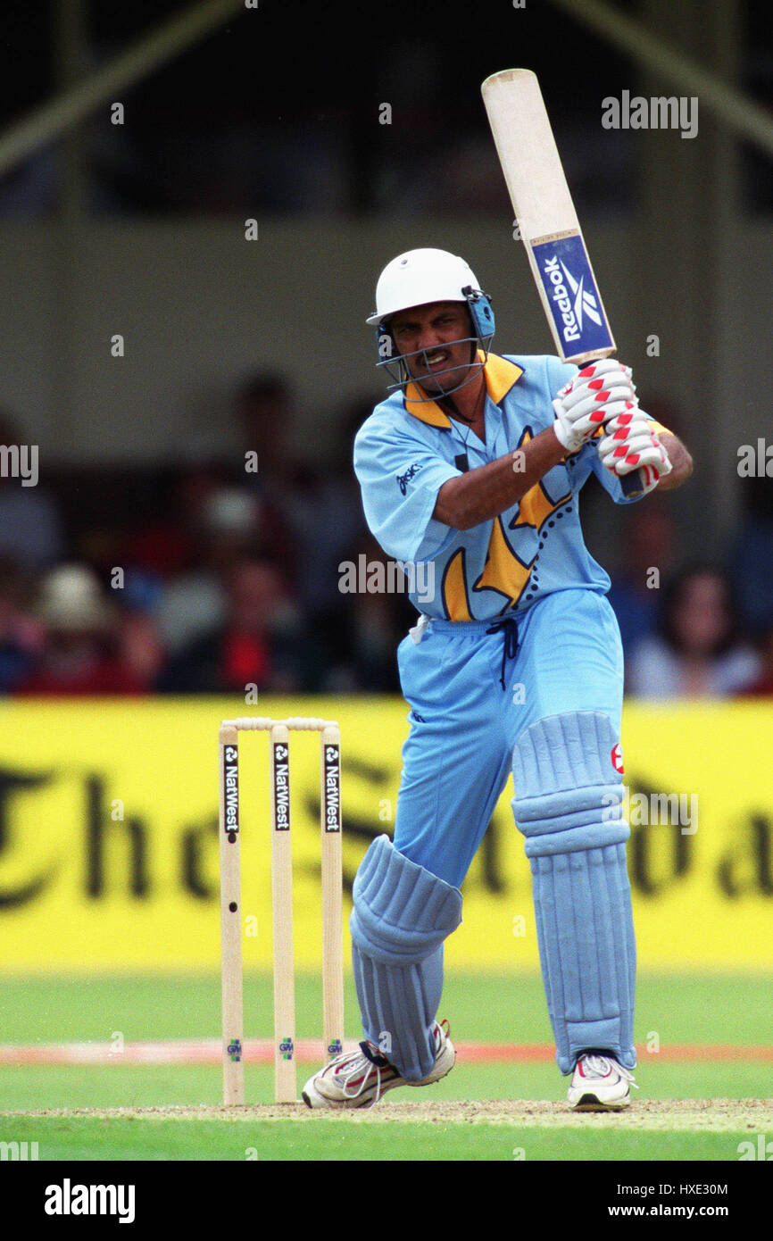 MOHAMMED AZHARUDDIN INDIA & DERBYSHIRE CCC 29 May 1999 Stock Photo - Alamy