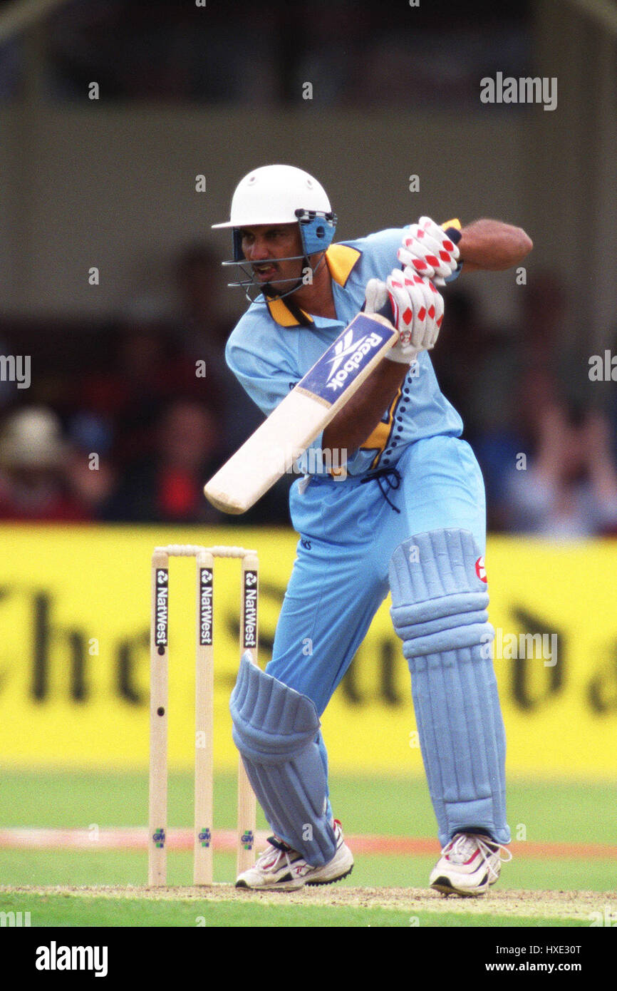 MOHAMMED AZHARUDDIN INDIA & DERBYSHIRE CCC 29 May 1999 Stock Photo - Alamy