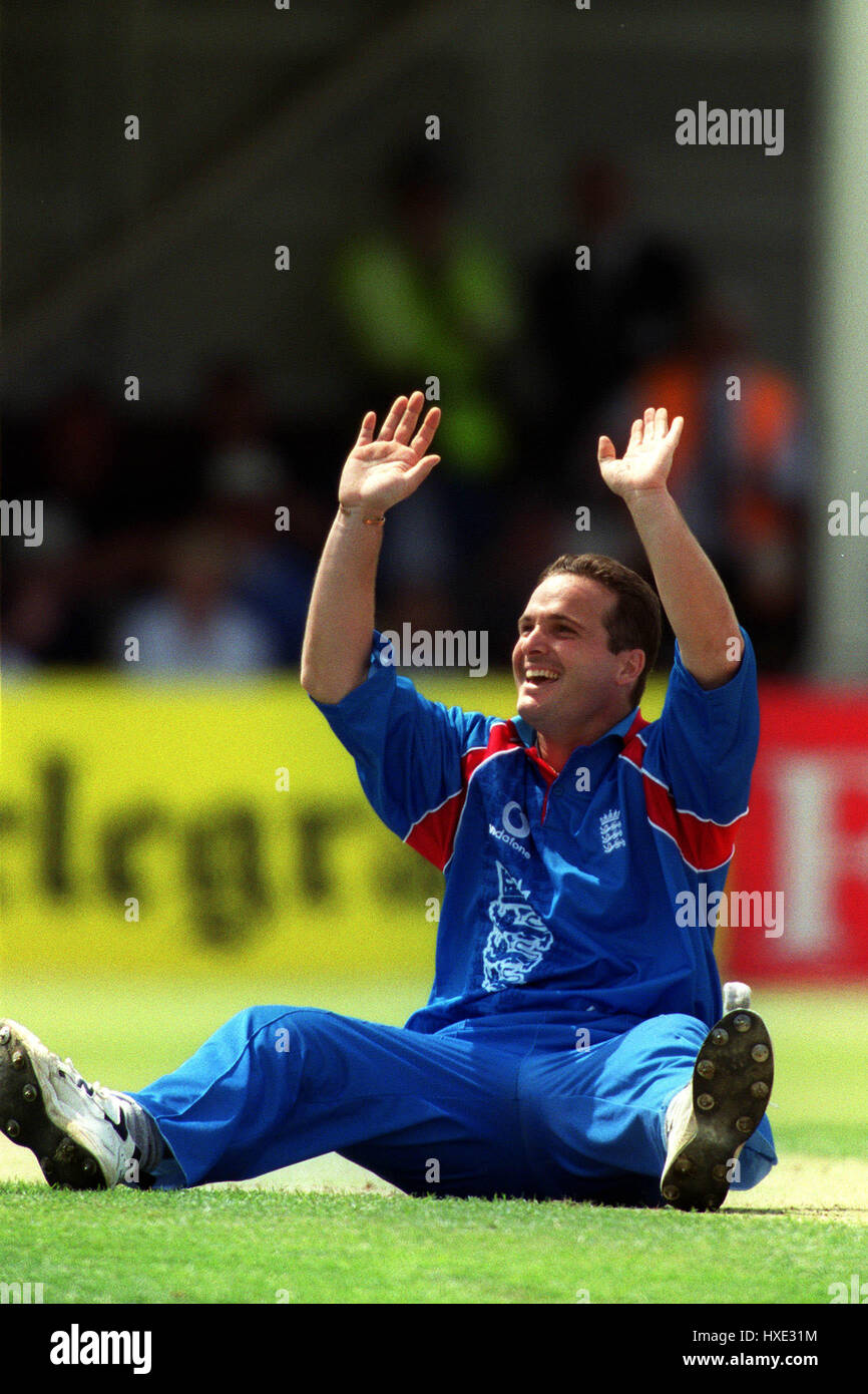 MARK EALHAM ENGLAND & KENT CCC 29 May 1999 Stock Photo - Alamy
