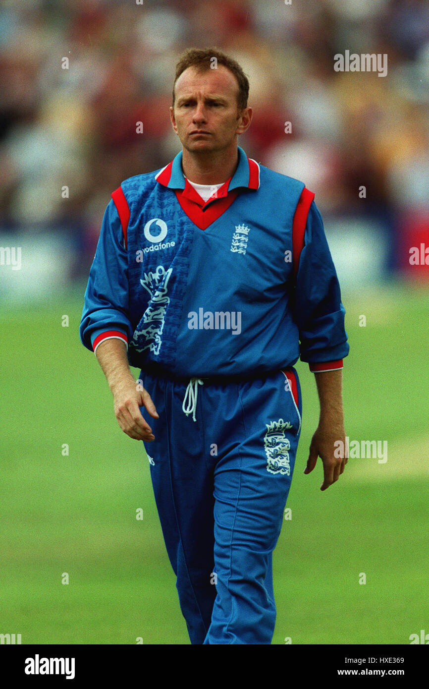 NEIL FAIRBROTHER ENGLAND & LANCASHIRE CCC 22 May 1999 Stock Photo - Alamy