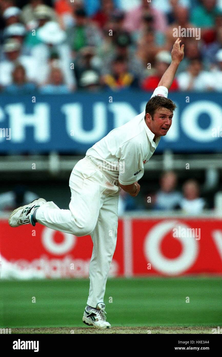 ROBERT CROFT ENGLAND & GLAMORGAN CCC 16 June 1998 Stock Photo - Alamy