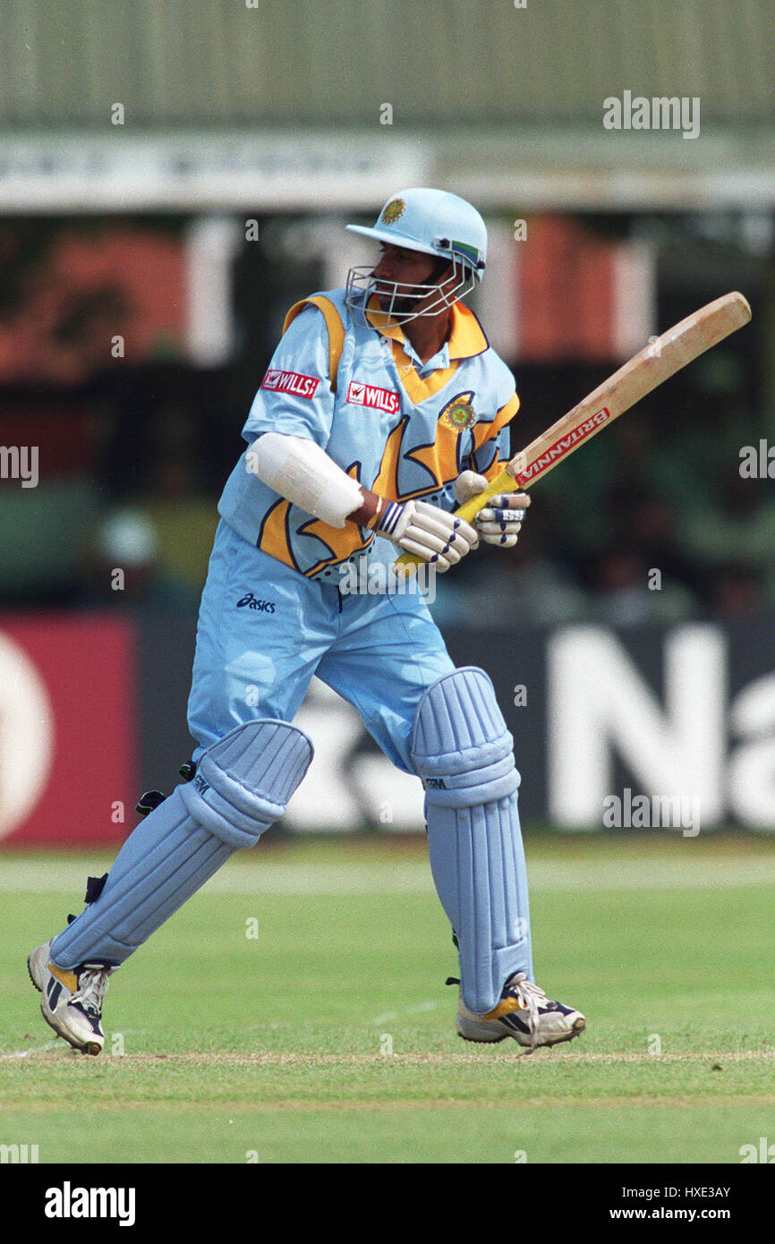 Ramesh cricket hi-res stock photography and images - Alamy