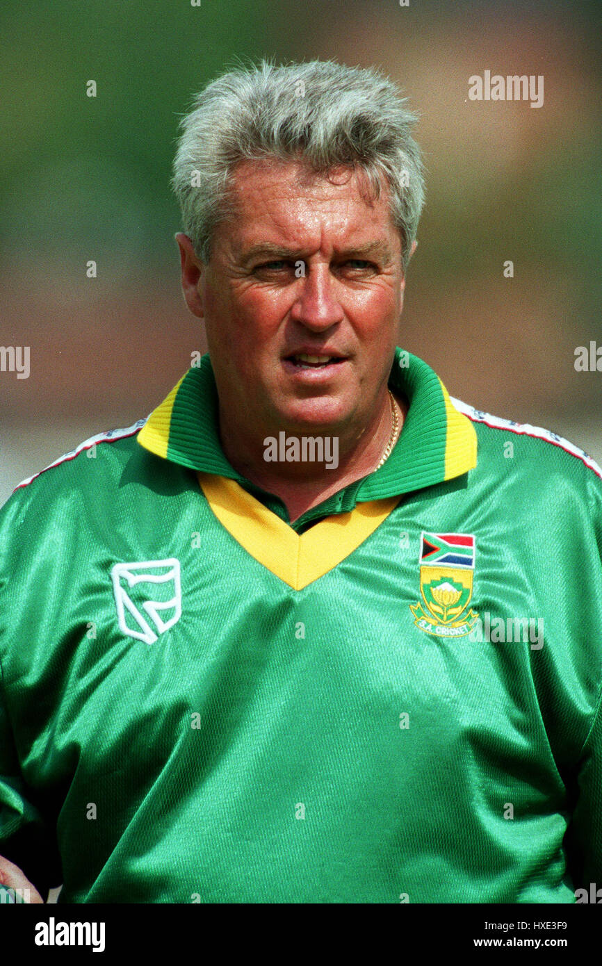BOB WOOLMER SOUTH AFRICA COACH 19 May 1999 Stock Photo - Alamy