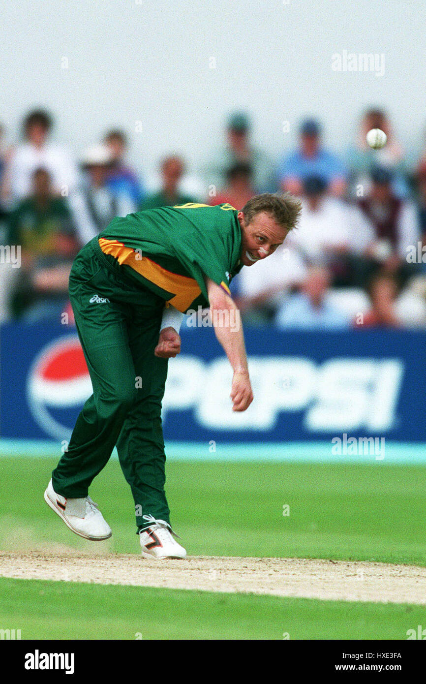 ALLAN DONALD SOUTH AFRICA 19 May 1999 Stock Photo - Alamy