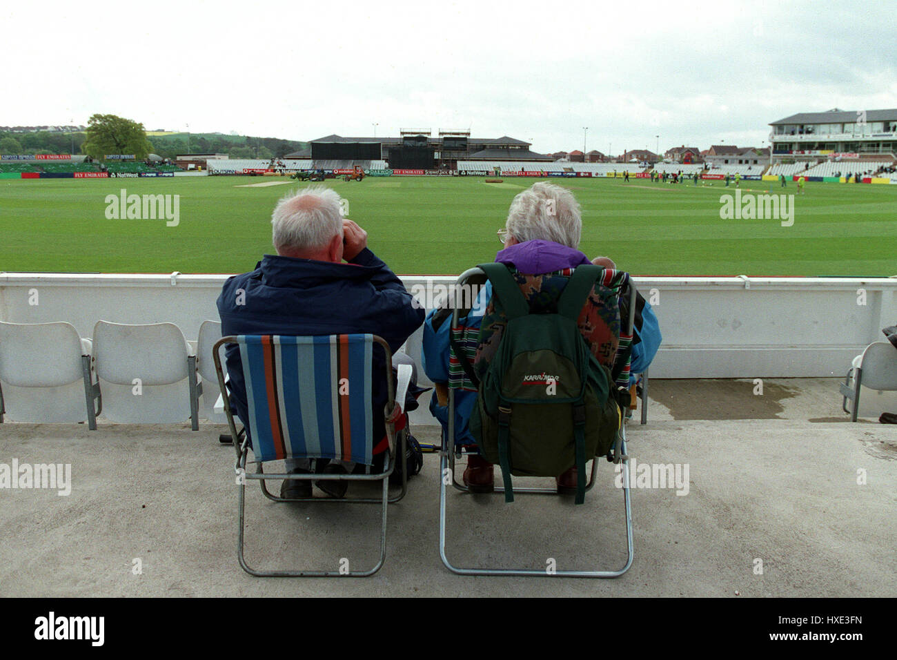 SPECTATORS AT THE RIVERSIDE WORLD CUP ENGLAND 1999 14 May 1999 Stock ...