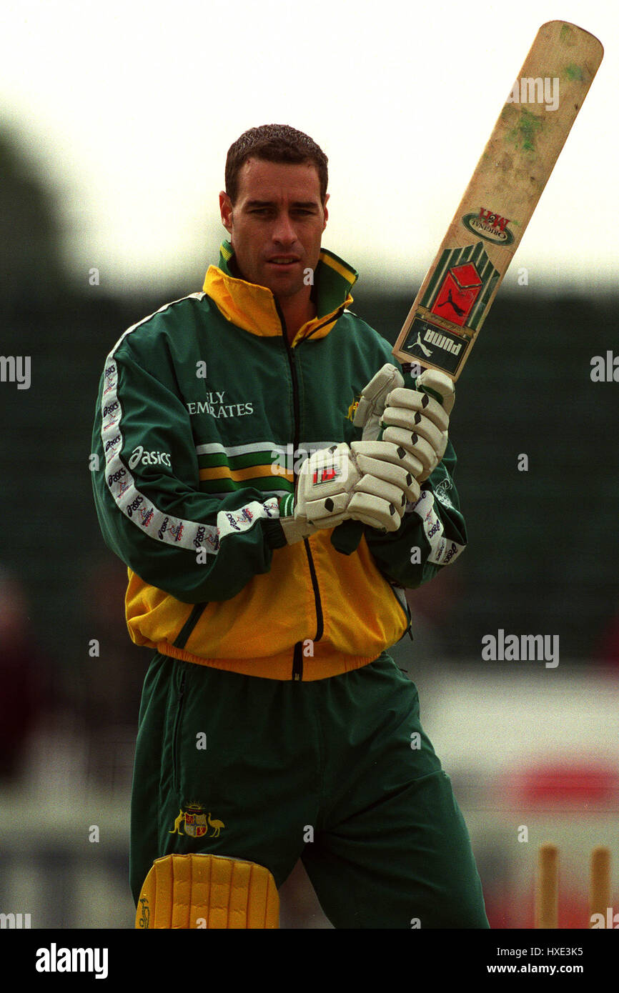 MICHAEL BEVAN AUSTRALIA & YORKSHIRE CCC 10 May 1999 Stock Photo - Alamy