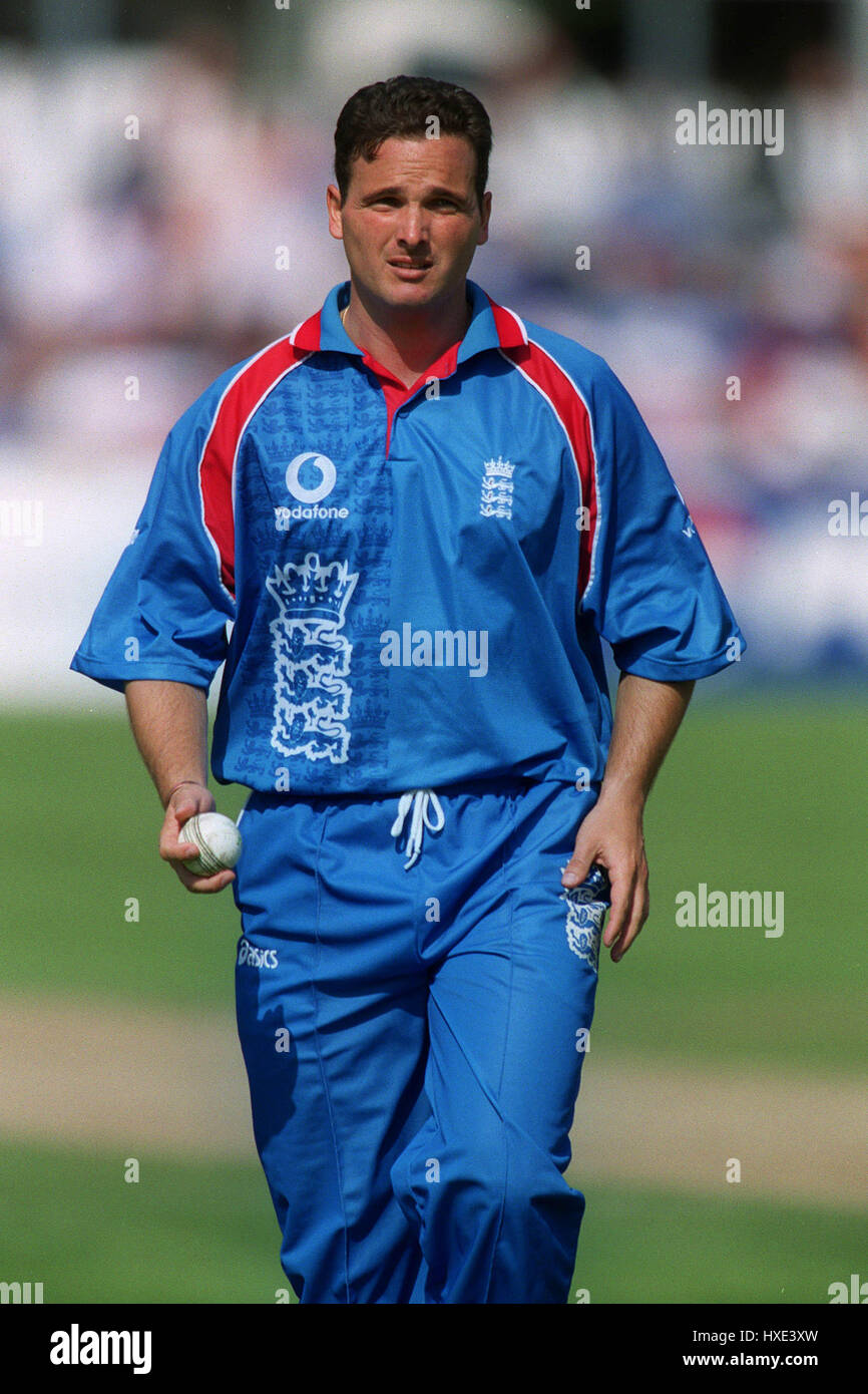 MARK EALHAM ENGLAND & KENT CCC 09 May 1999 Stock Photo - Alamy