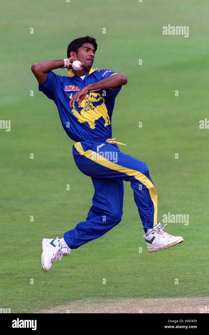Cricket wickremasinghe hi-res stock photography and images - Alamy