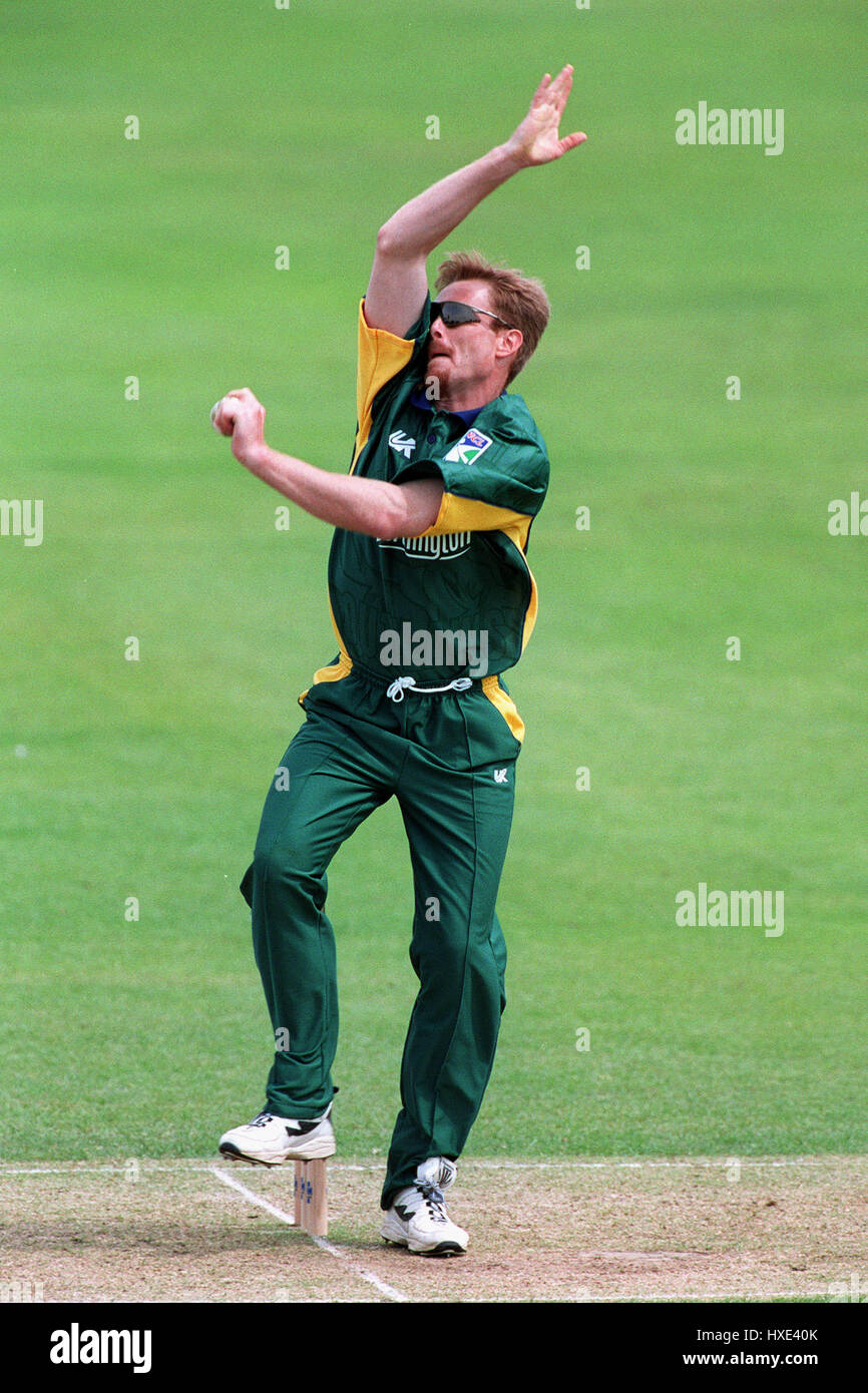 RICHARD STEMP NOTTINGHAMSHIRE CCC 09 May 1999 Stock Photo - Alamy