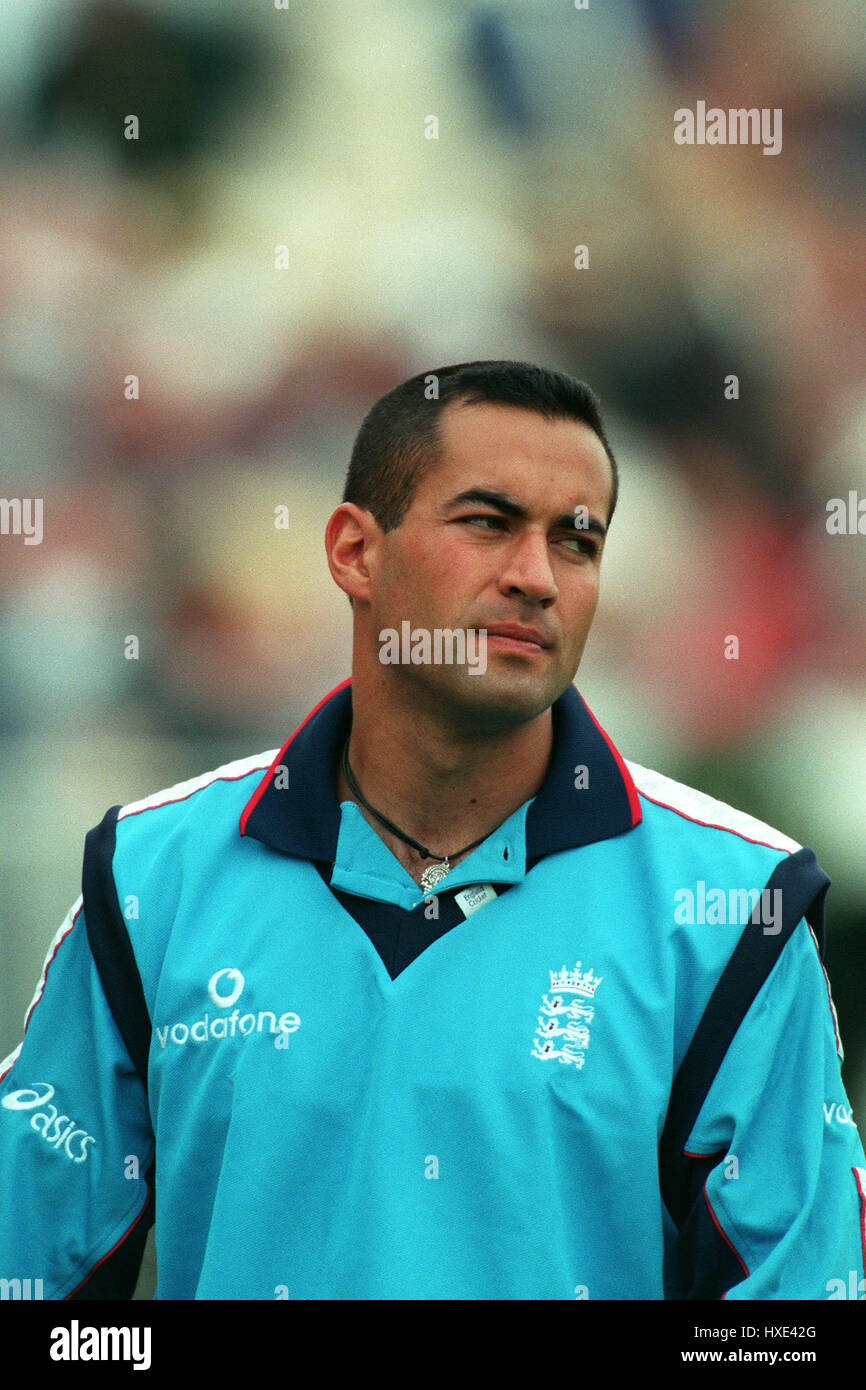 ADAM HOLLIOAKE ENGLAND & SURREY CCC 03 September 1998 Stock Photo - Alamy
