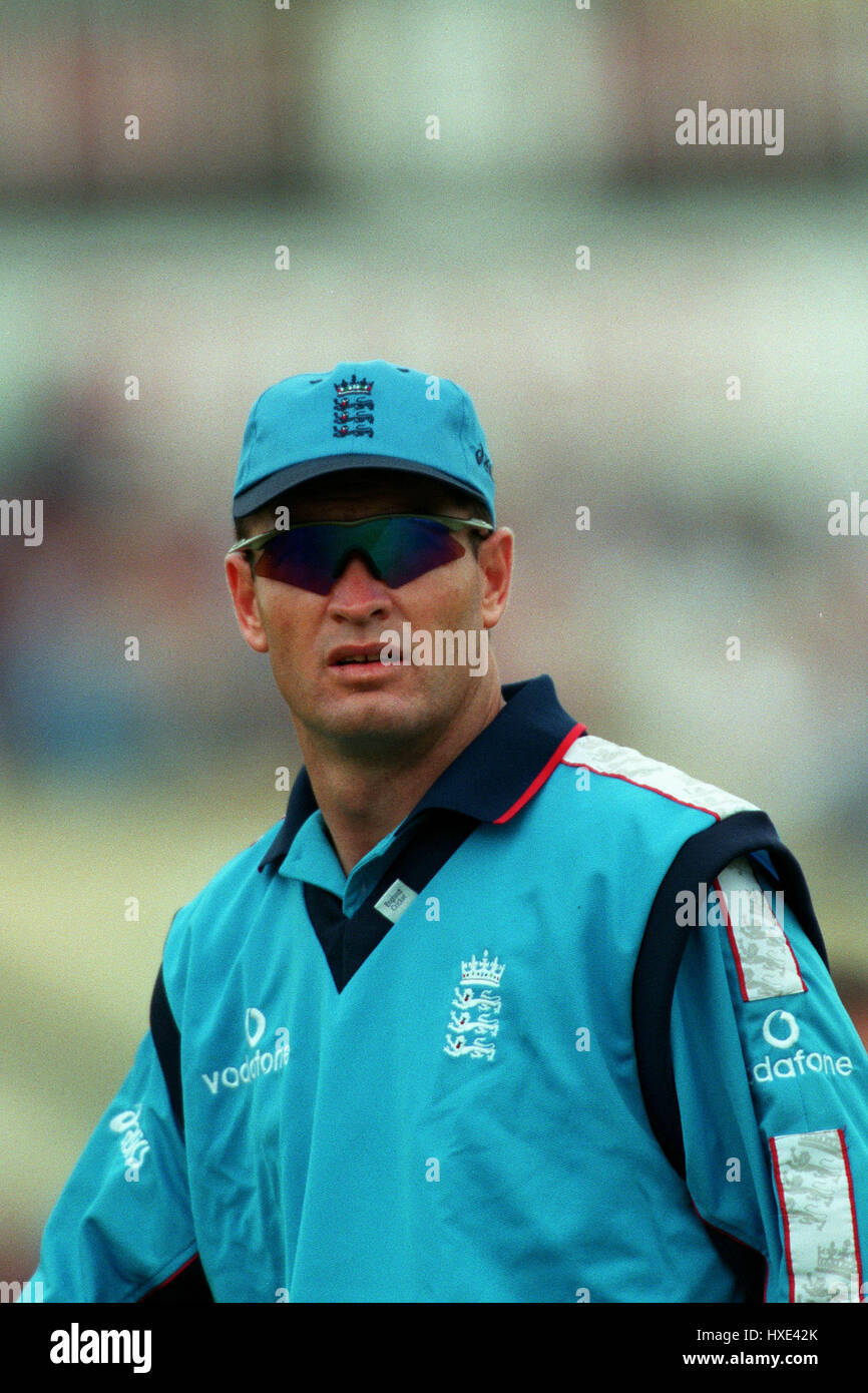GRAEME HICK ENGLAND & WORCESTERSHIRE CCC 03 September 1998 Stock Photo ...