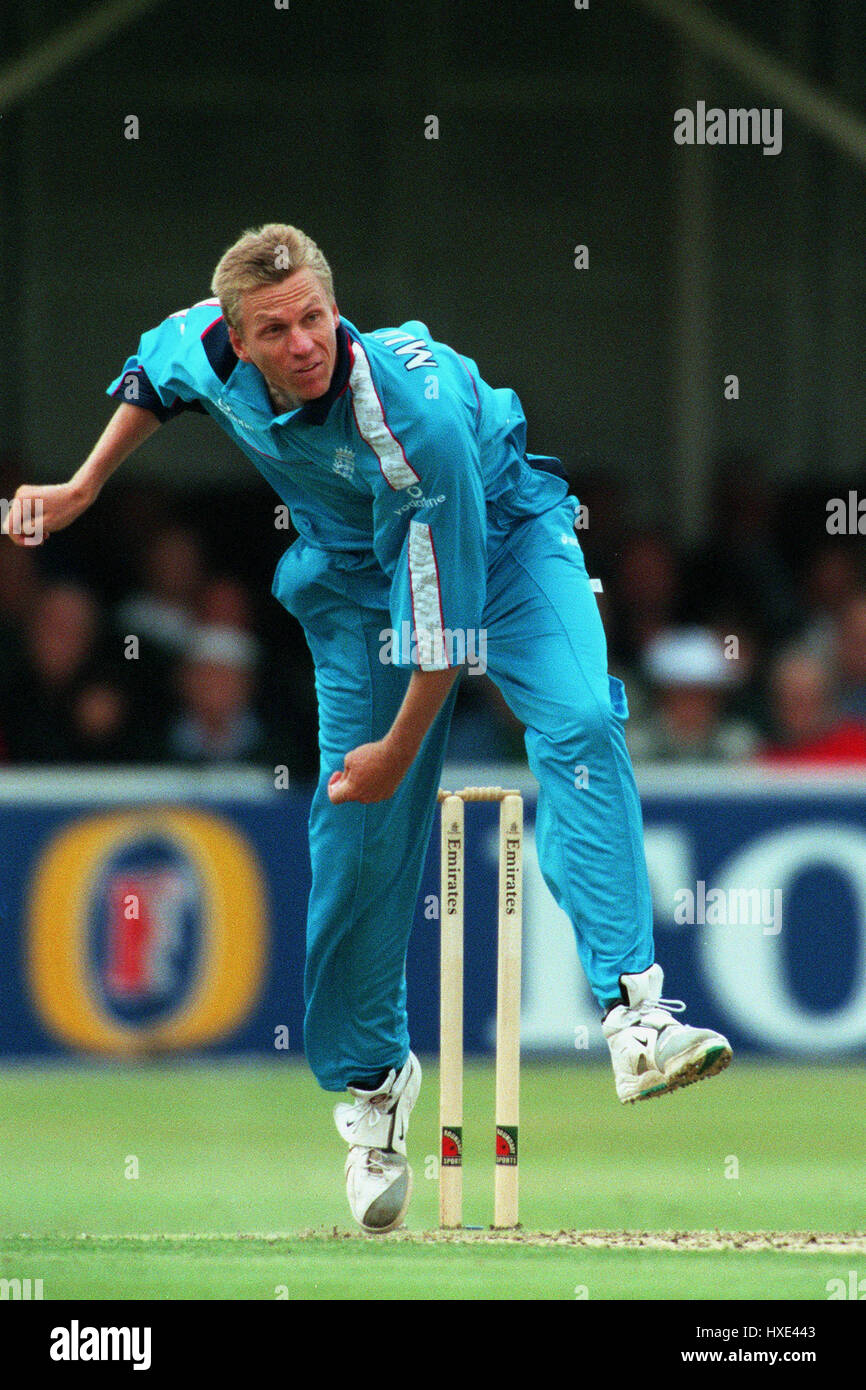 Cricket mullally hi-res stock photography and images - Alamy