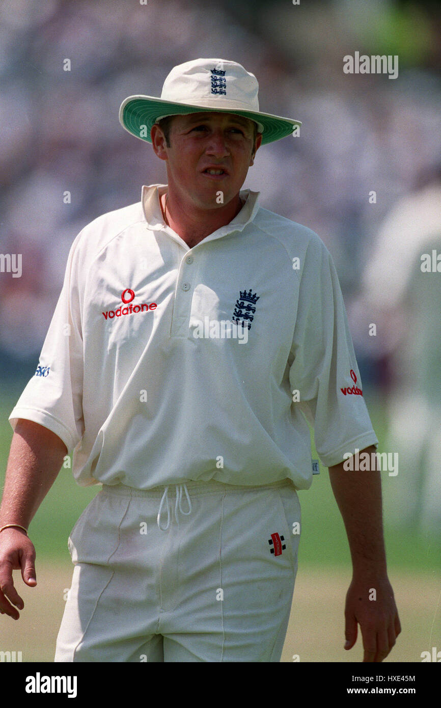 ROBERT CROFT ENGLAND & GLAMORGAN CCC 27 May 1998 Stock Photo - Alamy