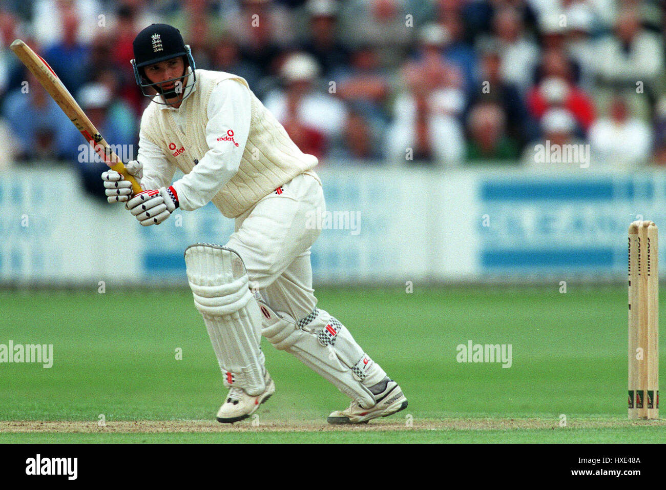 MARK EALHAM ENGLAND & KENT CCC 16 June 1998 Stock Photo - Alamy