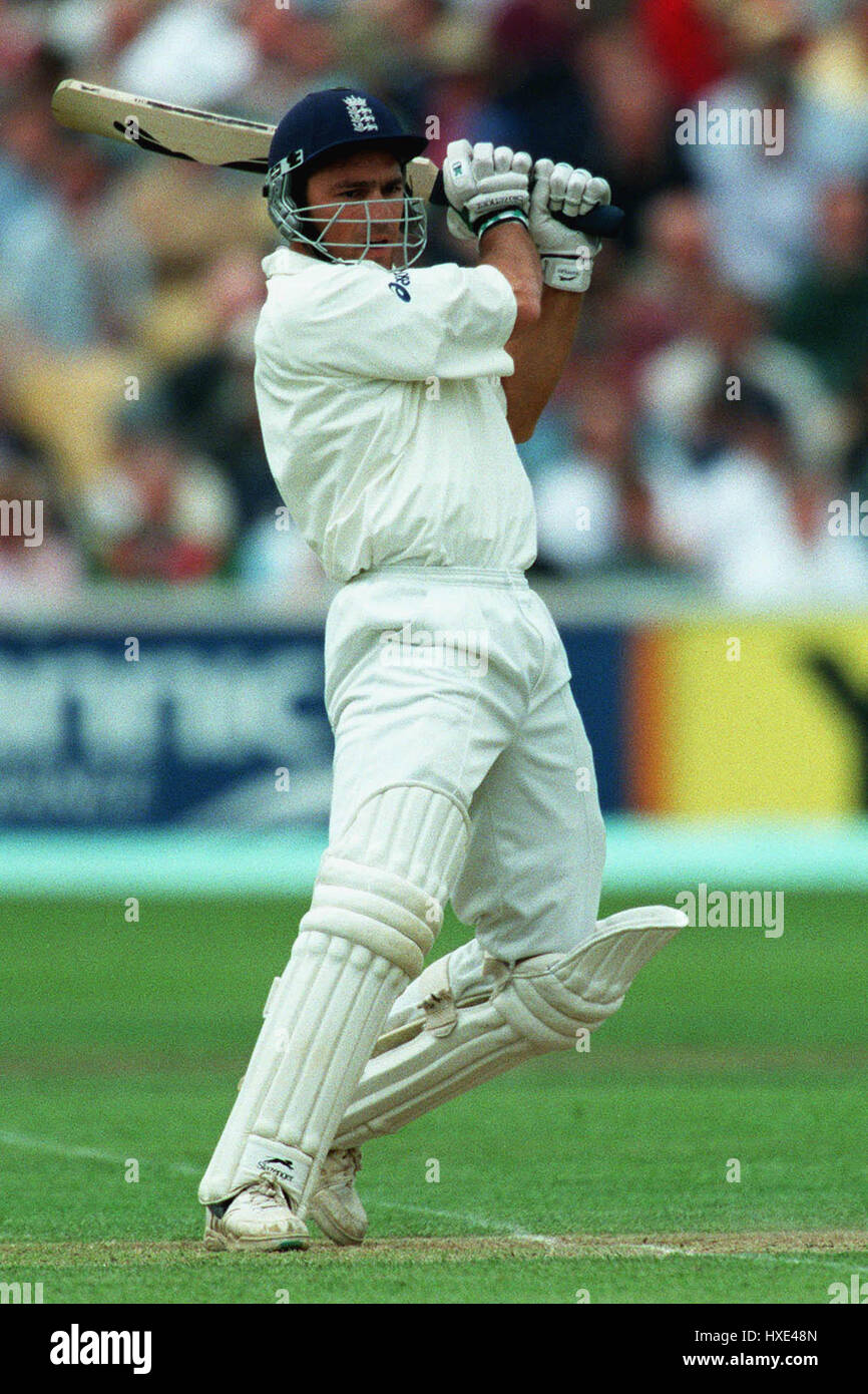 MARK RAMPRAKASH ENGLAND & MIDDLESEX CCC 16 June 1998 Stock Photo - Alamy