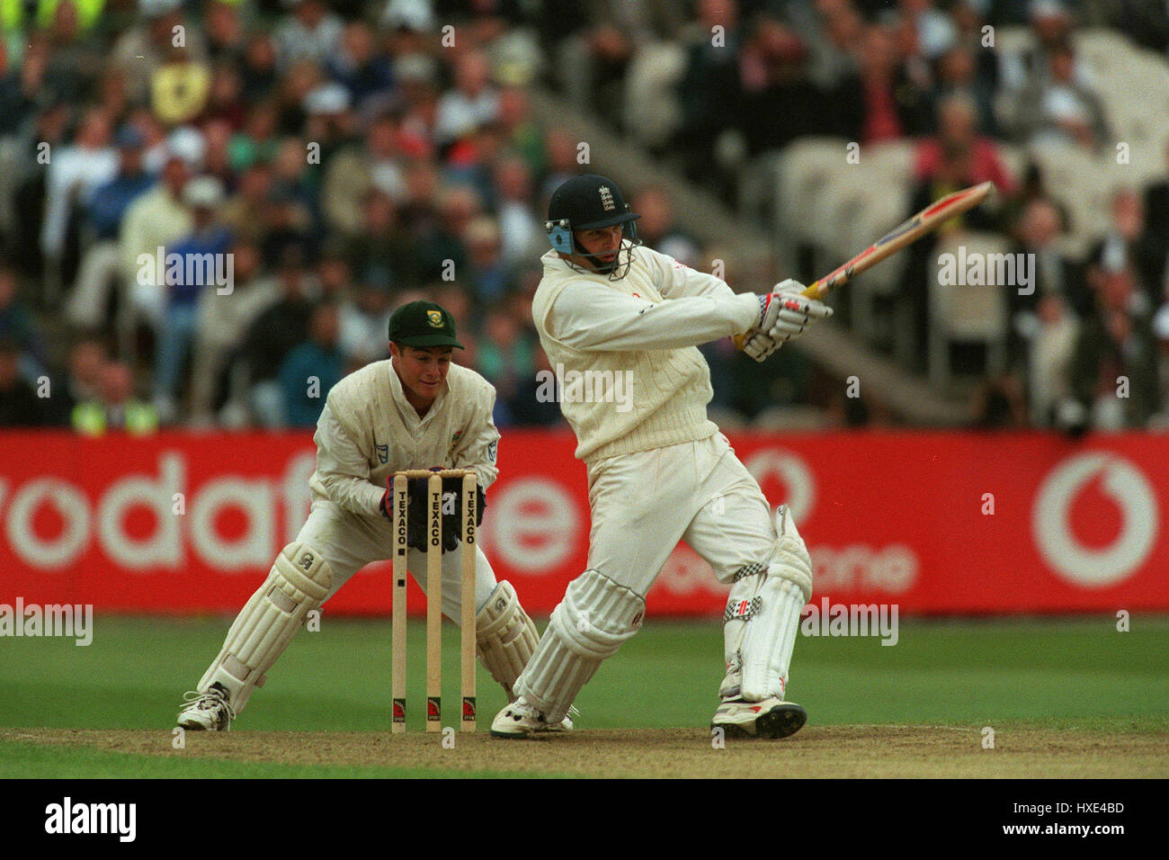 Cricket mark ealham hi-res stock photography and images - Alamy