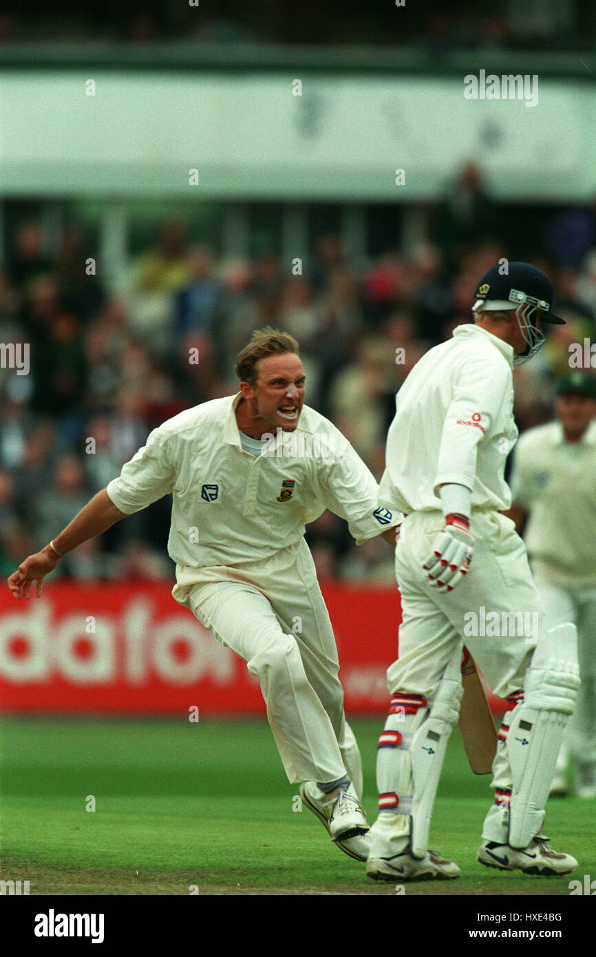 ALLAN DONALD SOUTH AFRICA & FREE STATE 27 May 1998 Stock Photo - Alamy