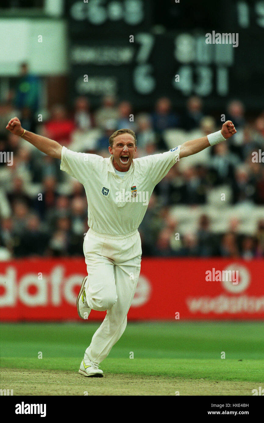 ALLAN DONALD SOUTH AFRICA & FREE STATE 27 May 1998 Stock Photo - Alamy