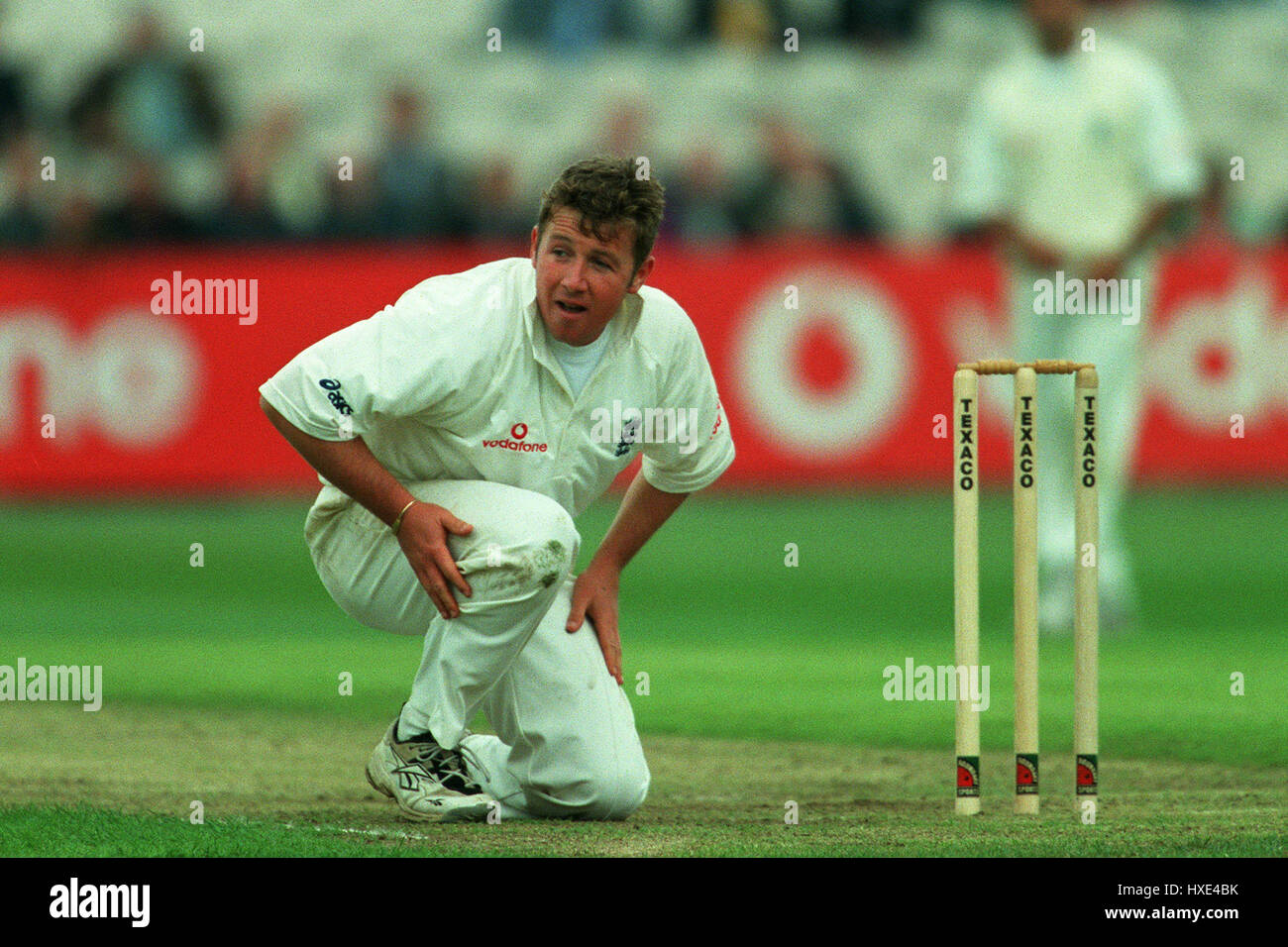 ROBERT CROFT ENGLAND & GLAMORGAN CCC 27 May 1998 Stock Photo - Alamy