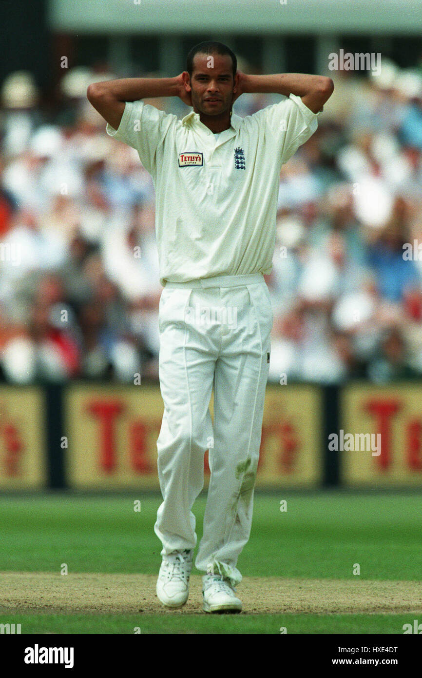 Cricket headley hi-res stock photography and images - Alamy