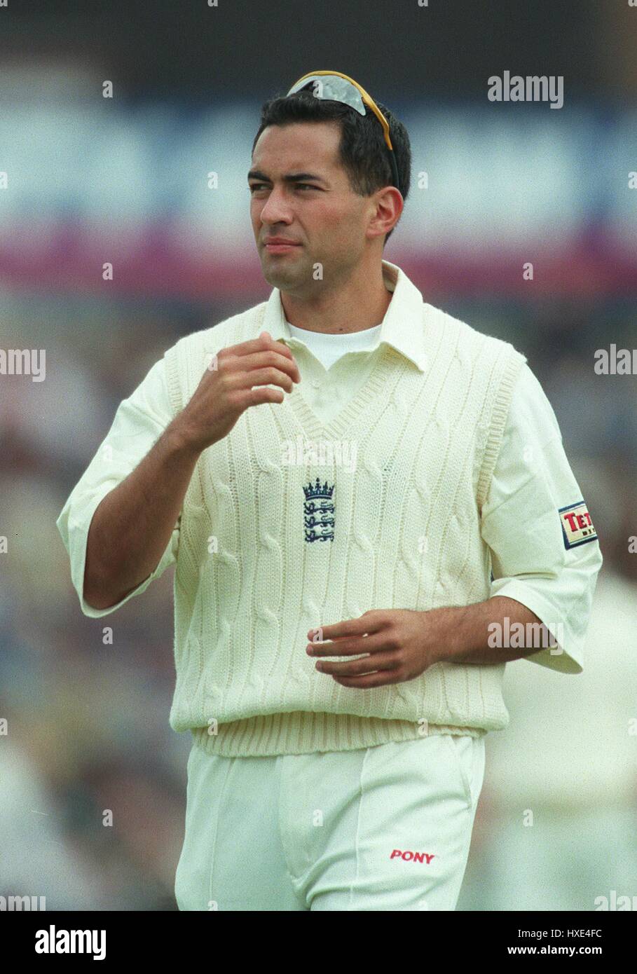 Cricket hollioake hi-res stock photography and images - Alamy