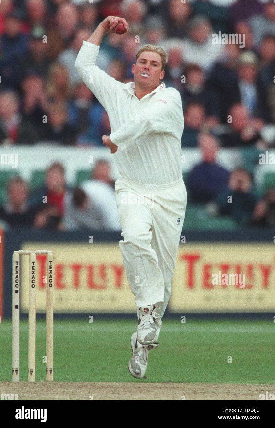 Shane warne bowling 1997 hi-res stock photography and images - Alamy